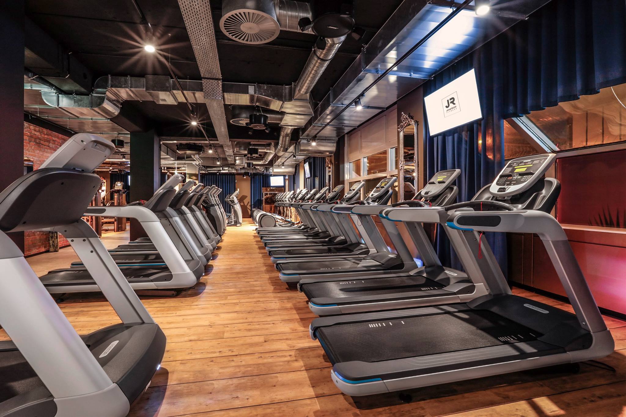 JOHN REED Fitness Düsseldorf - GYMSIDER